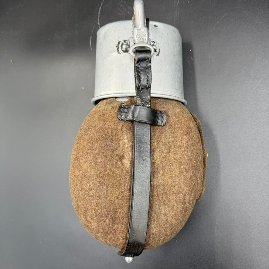 WW2 German M31 canteen (Feldflasche). – AxisArtifacts